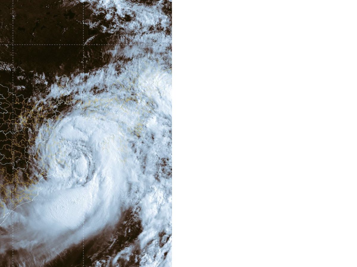 West Bengal and Bangladesh affected by Cyclone Remal
